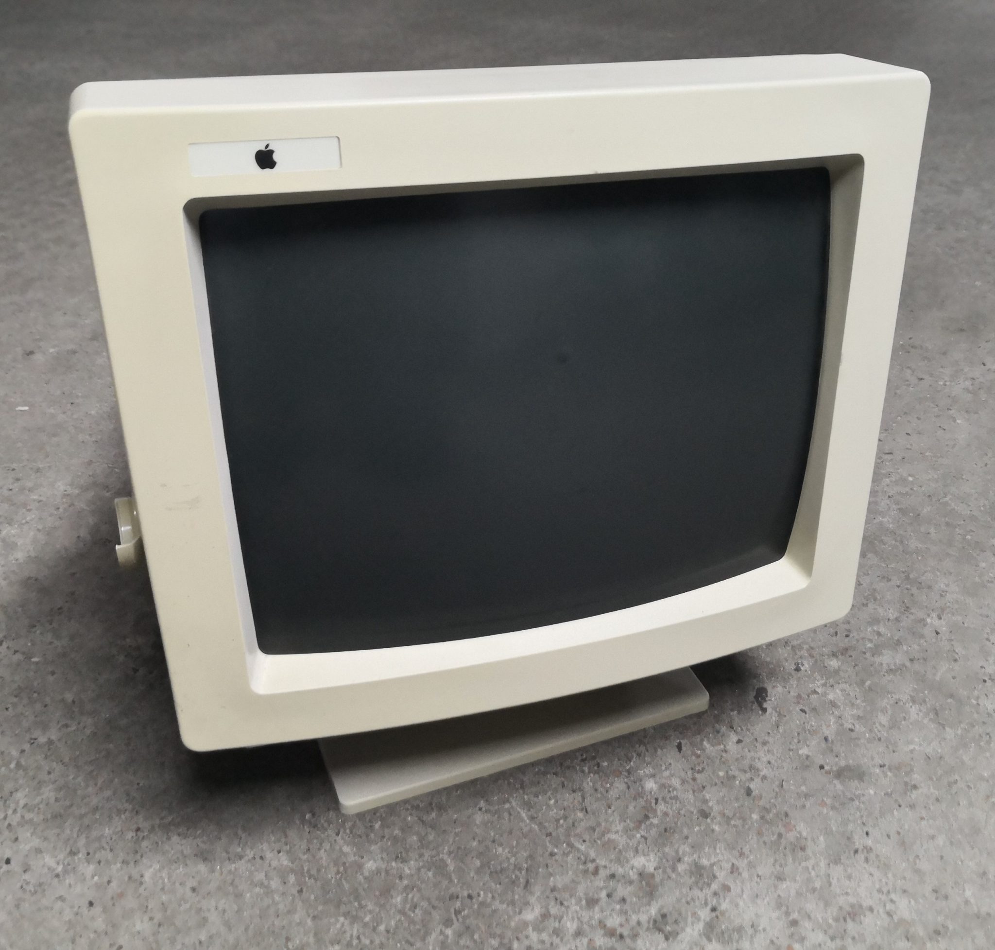 The truly worst Apple Product ever! - GeekDot